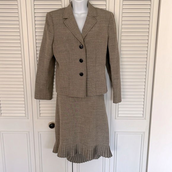 Evan Picone | Skirts | Evan Picone Skirt Suit | Poshmark